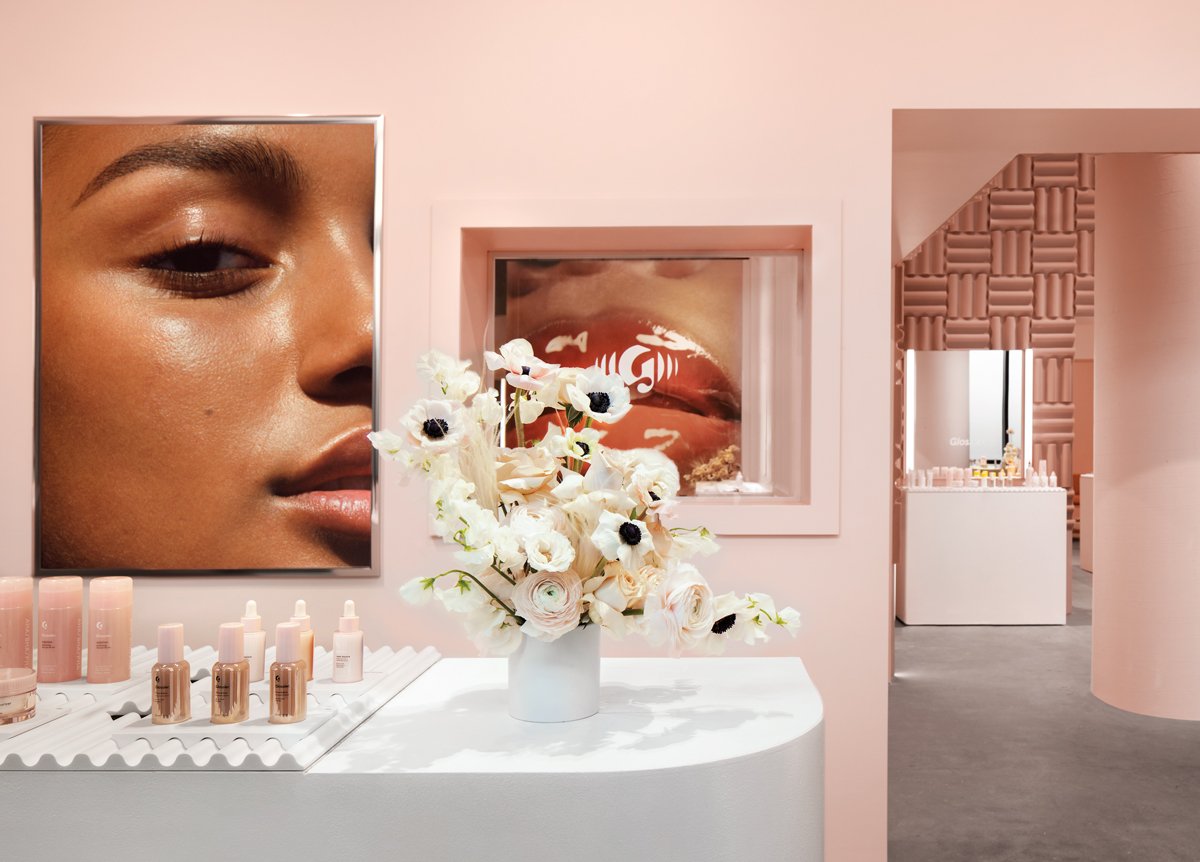 Glossier brings its cult beauty products to Ponce City Market – iWay ...