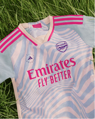adidas y Arsenal presentan su primer kit de visitante con Stella McCar ...